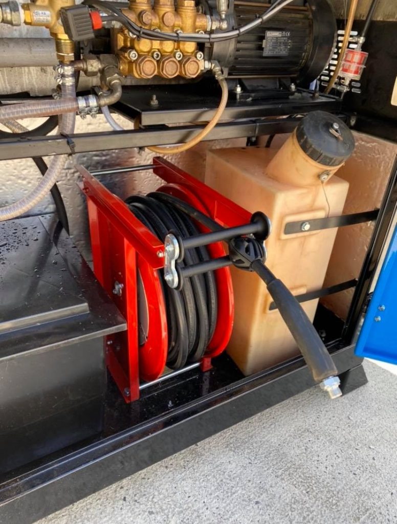 Used Cleanwell static hot pressure washer 240V- BPW